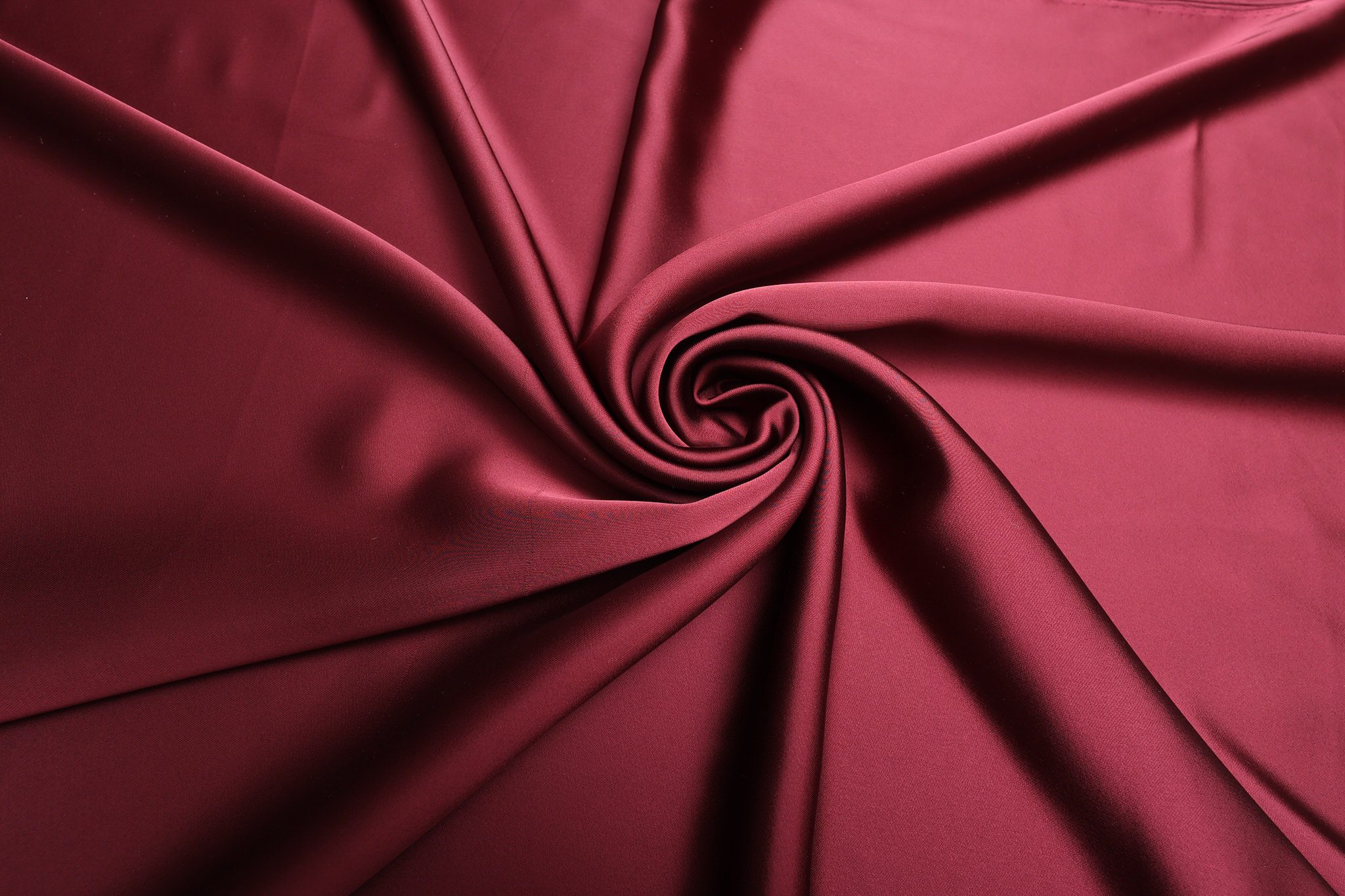 Saten Tkanine – Sjajni i Glatki Materijali za Haljine, Posteljinu i ...